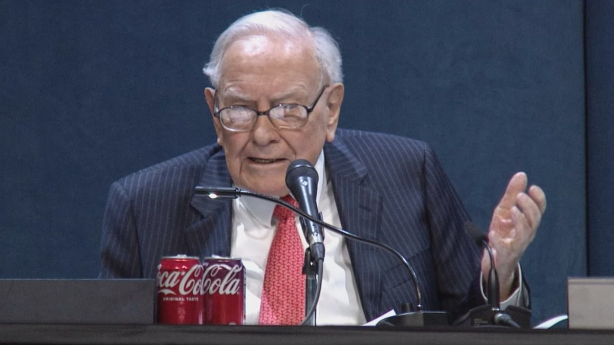 Warren Buffett knocks down reports that Berkshire’s BNSF taps Goldman ...