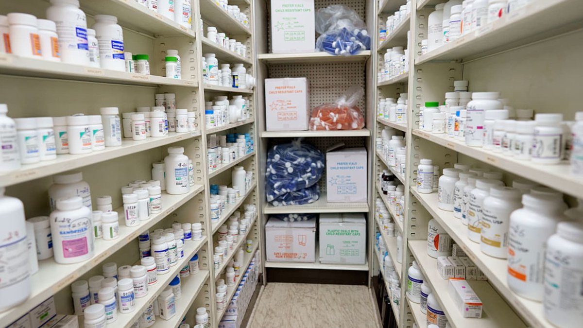 3 arrested after robbing delivery driver of GLP-1 drugs – NBC Chicago