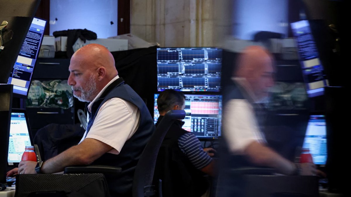 10-year Treasury yield is little changed as traders weigh new U.S ...