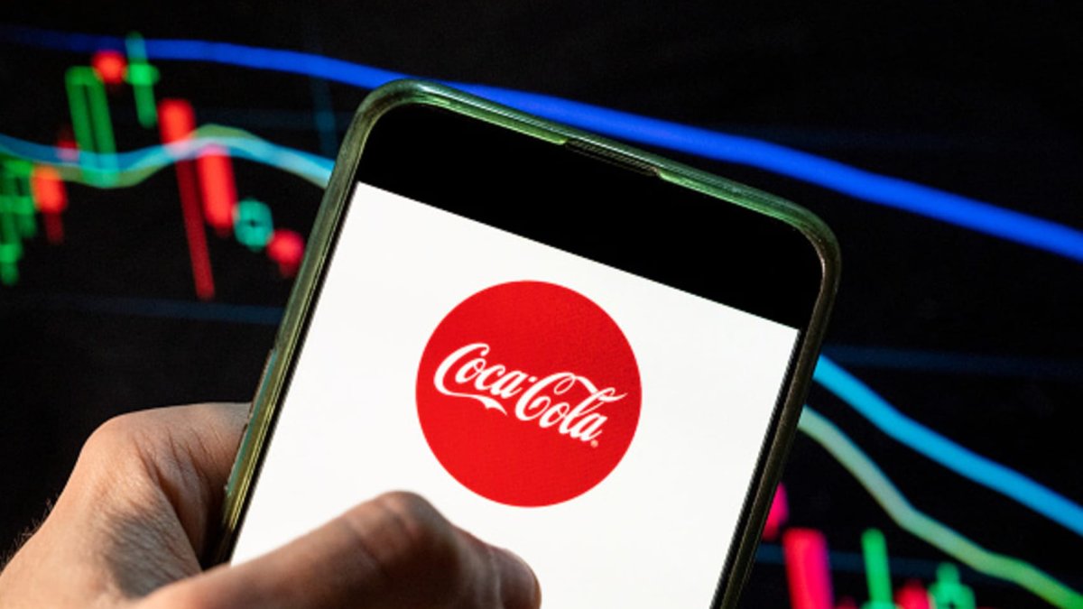 How much a $1,000 investment in Coca-Cola 10 years ago would be worth ...