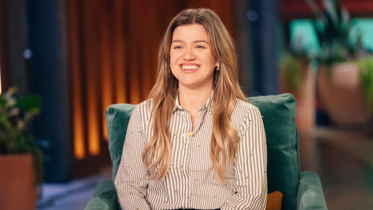 Kelly Clarkson chopped her hair for new season of ‘The Voice’: See her ...