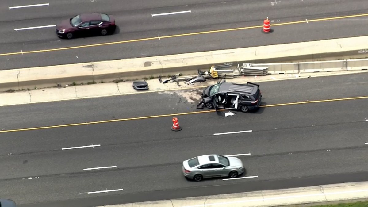 Edens Expressway lanes shut down at Dundee due to 5-car crash – NBC Chicago