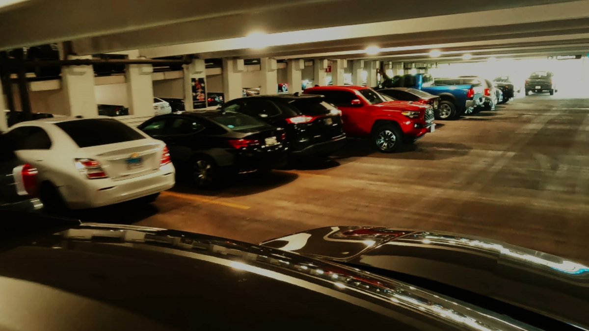 Midway Airport parking garage thefts frustrate travelers – NBC Chicago