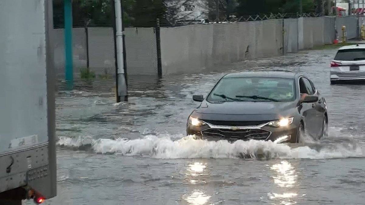 Chicago rain totals: Illinois flooding leaves cars stranded – NBC Chicago