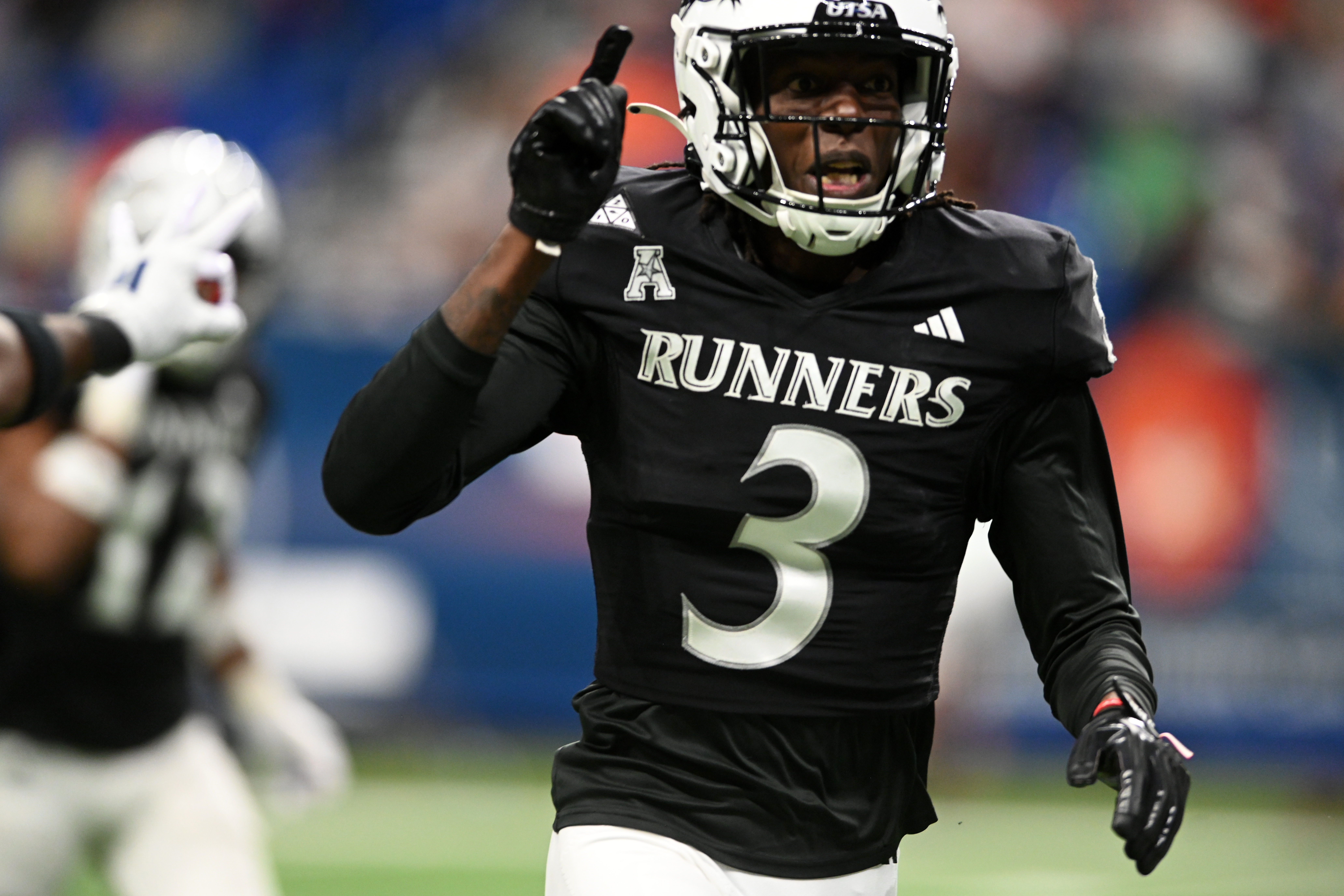 Bears’ Zah Frazier won’t play in 2025, Ryan Poles says – NBC Chicago