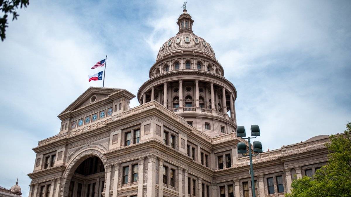 Texas Democrats prevent vote, for now, on new congressional map – NBC ...