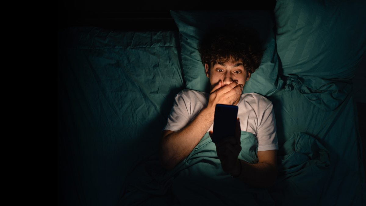 Screen time at night: Content matters more than blue light – NBC Chicago
