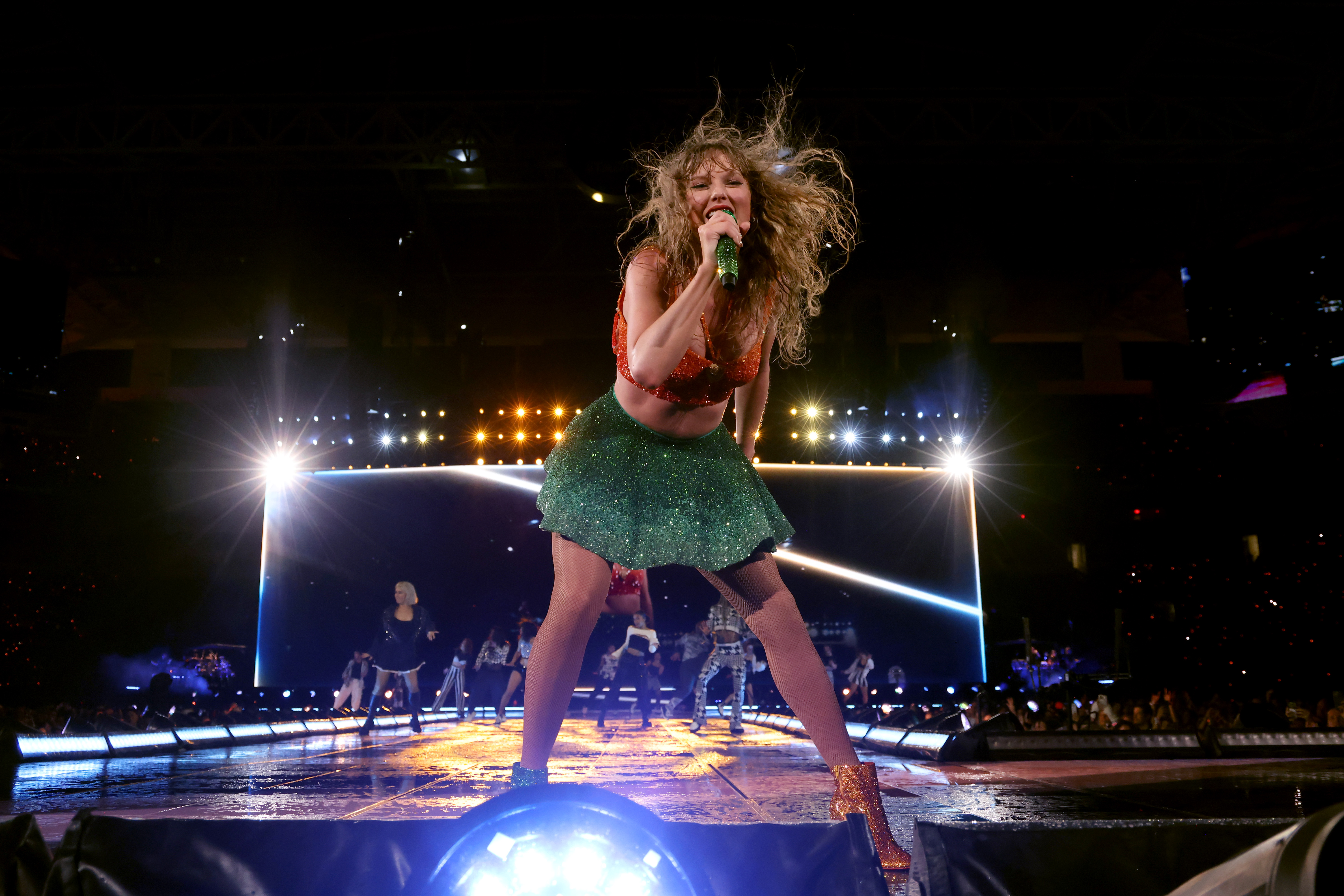 The latest details on Taylor Swift’s ‘The Life of a Showgirl’ – NBC Chicago