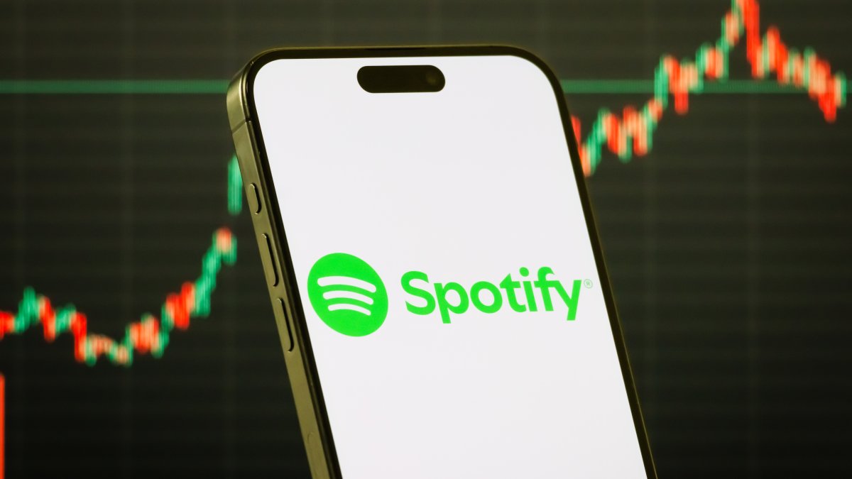 Spotify launches lossless audio for premium listeners – NBC Chicago