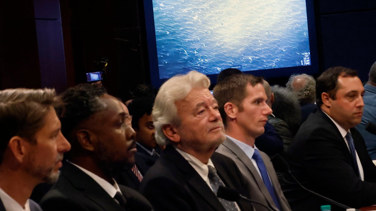 Video shown at House UAP hearing appears to show missile fired at ...