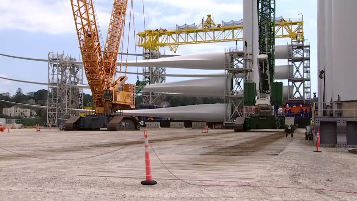 Trump administration pauses 5 wind projects off the East Coast – NBC ...