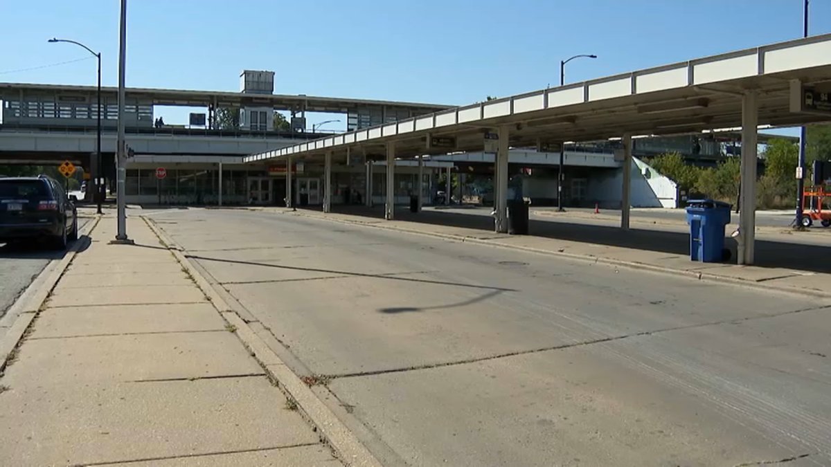 Man attacked during robbery attempt while riding CTA train – NBC Chicago