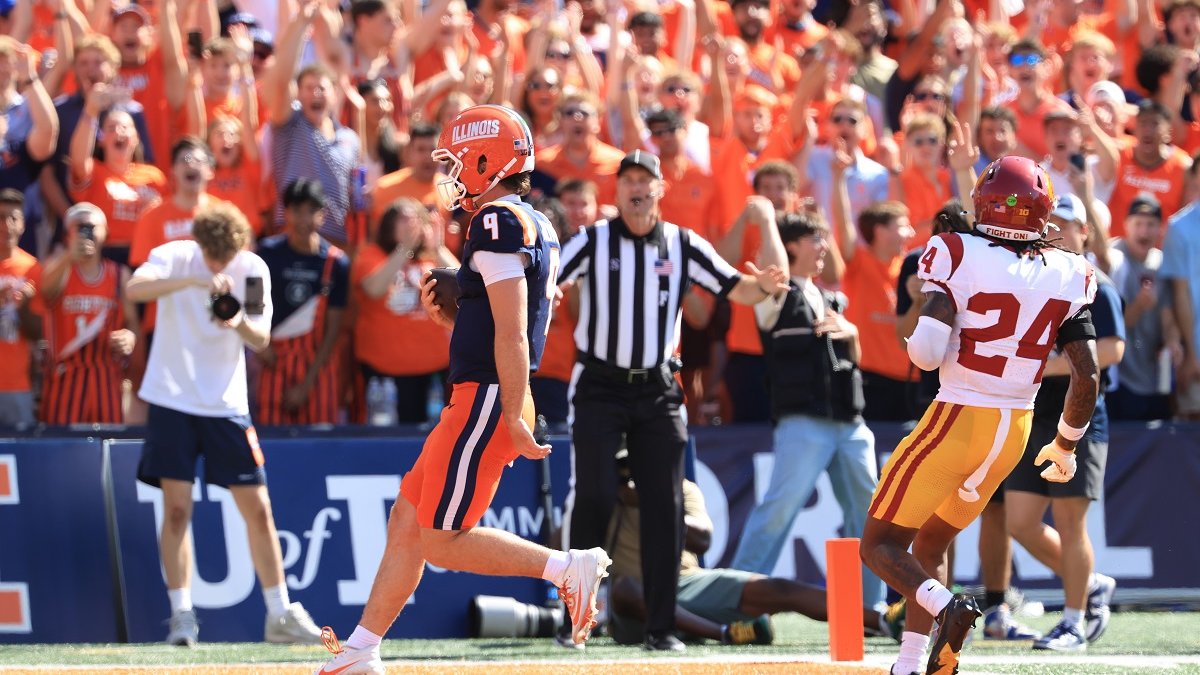 Illinois edges Southern California 34-32 – NBC Chicago