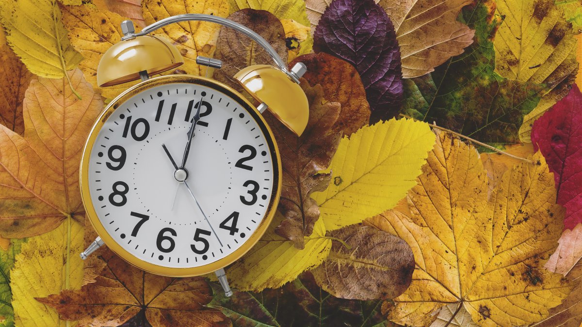 Daylight saving time: When do clocks turn back in 2025? – NBC Chicago