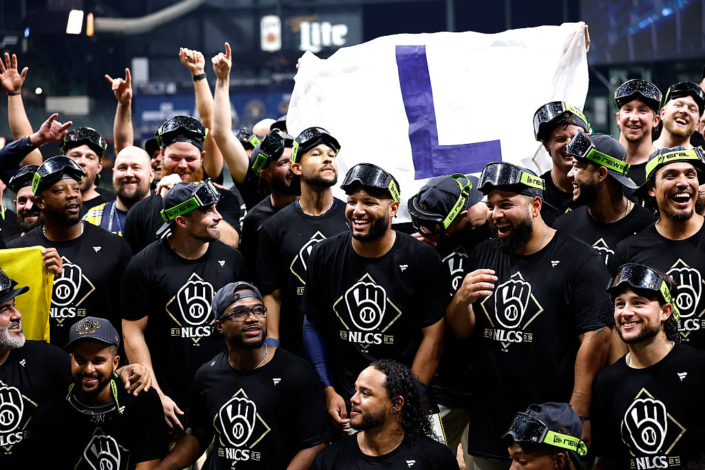 Brewers troll Cubs with team photo after winning NLDS – NBC Chicago