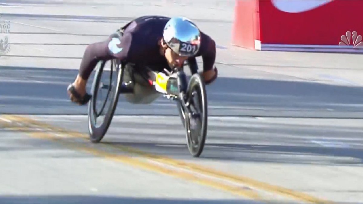 Marcel Hug cruises to 2025 Chicago Marathon wheelchair race win – NBC ...
