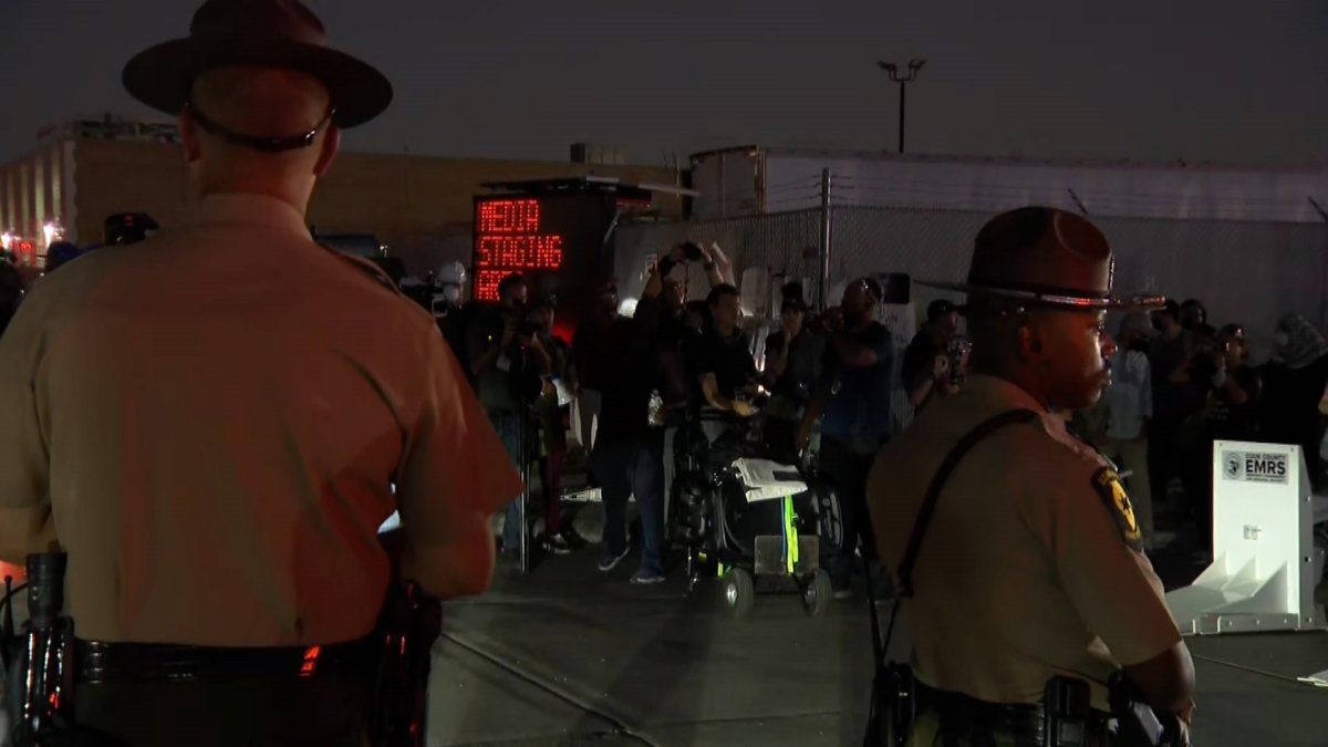 Multiple arrests reported around Broadview ICE processing facility ...