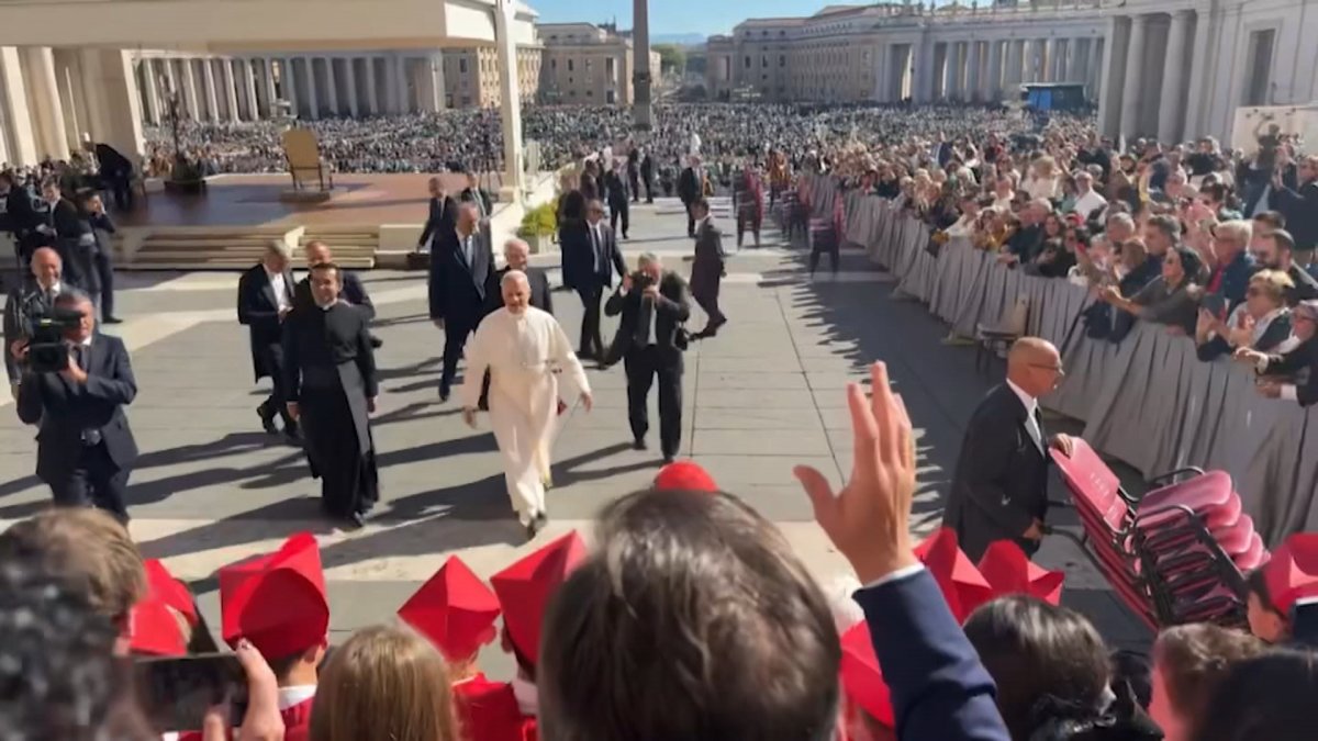 Students meet Pope Leo after mock conclave at Chicago school – NBC Chicago