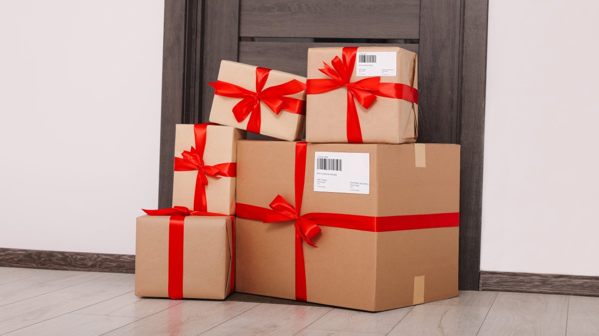 2025 holiday shipping deadlines for FedEx, USPS and UPS – NBC Chicago