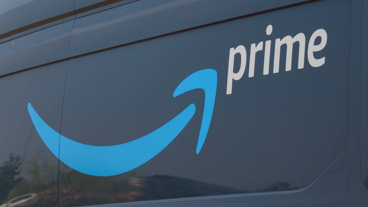 Amazon rolls out 1-hour and 3-hour delivery options for a fee – NBC Chicago