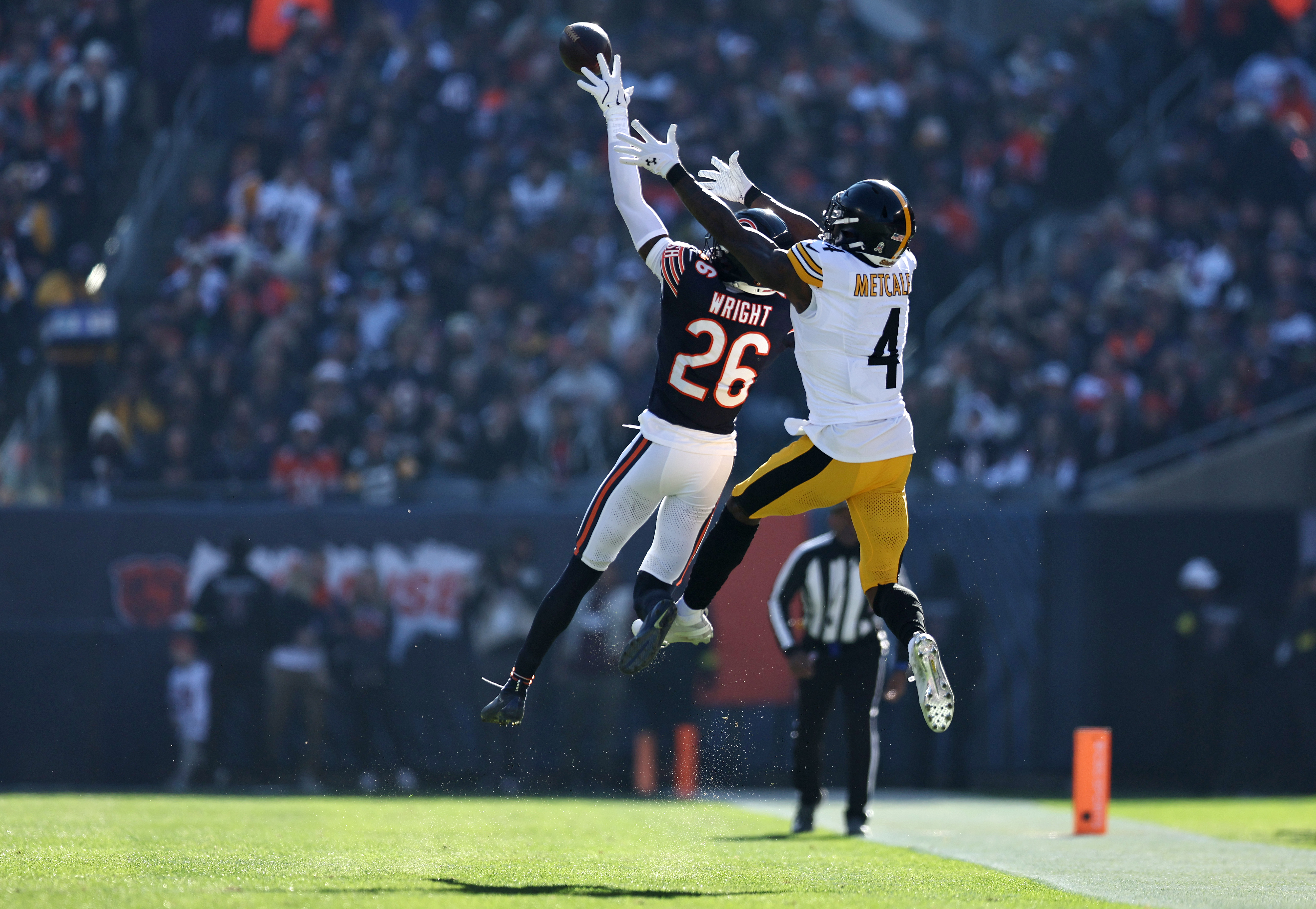Nahshon Wright hauls in incredible interception vs. Steelers – NBC Chicago