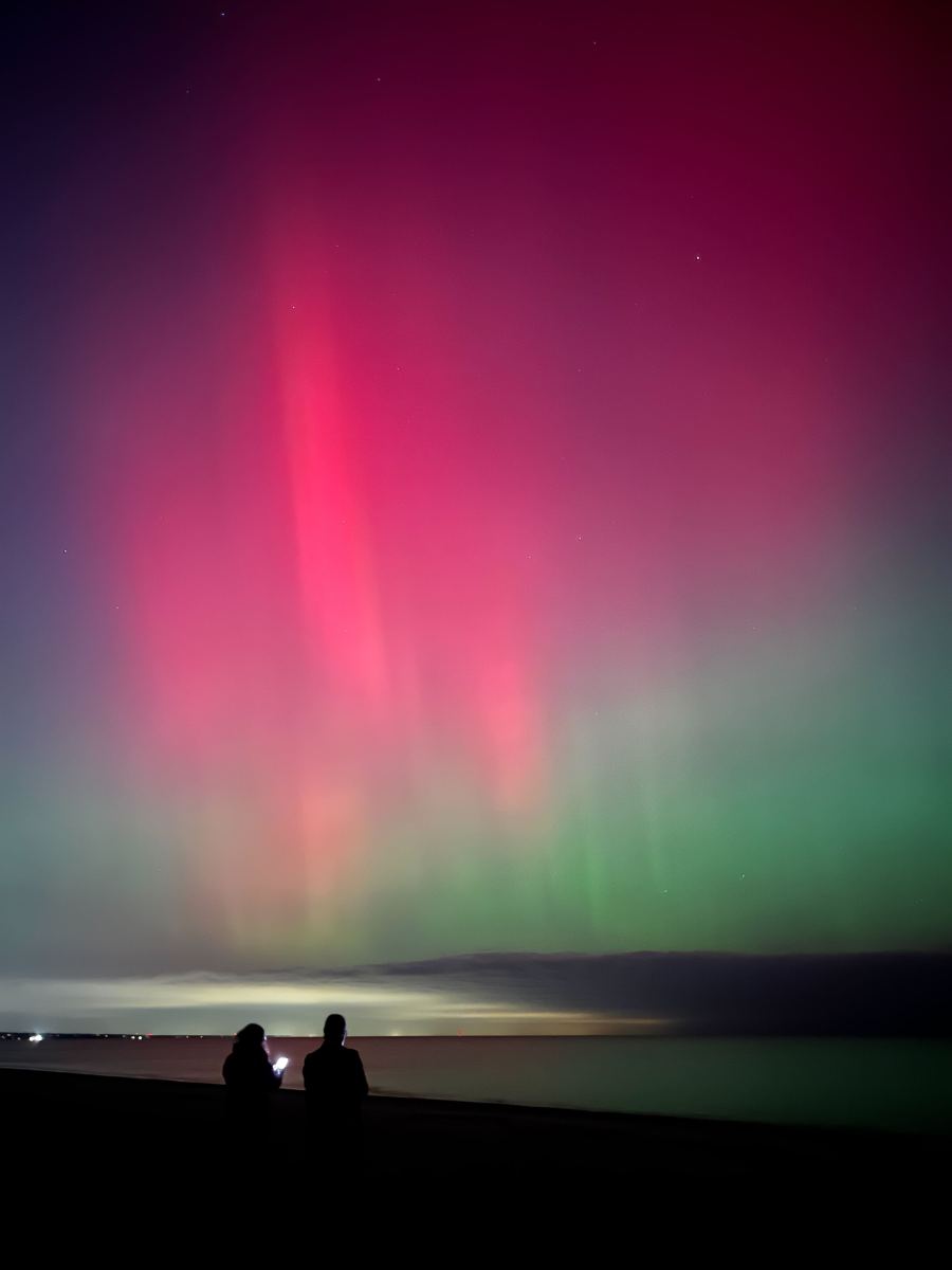 See the colorful sights of Northern Lights in the Chicago area – NBC ...