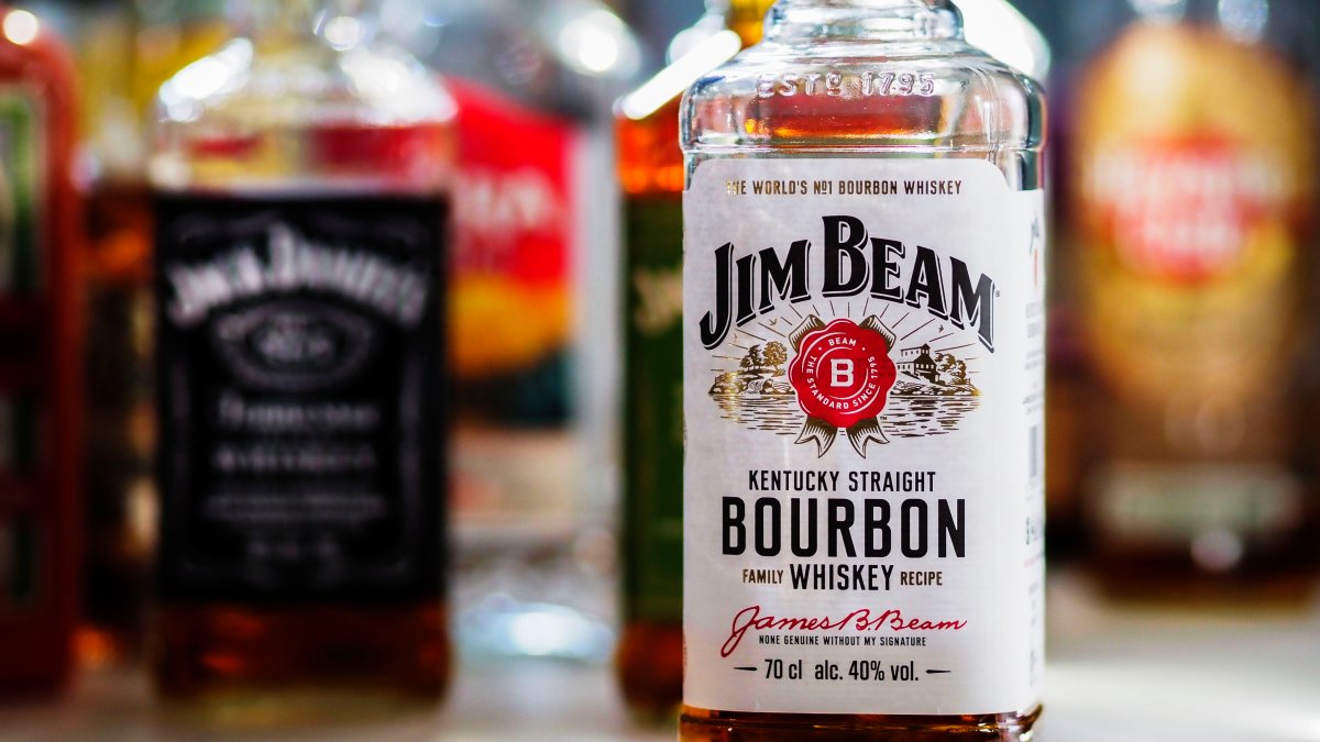 Bourbon maker Jim Beam is closing Kentucky distillery for a year – NBC ...