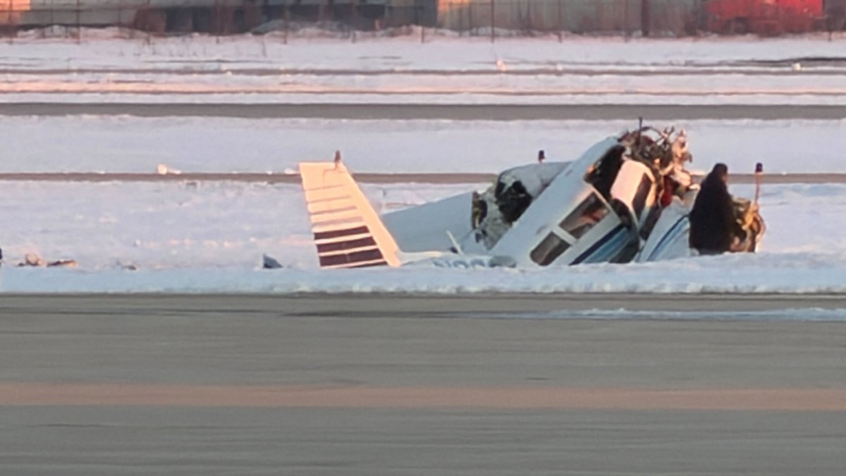 2 dead after small plane crash at DuPage Airport, authorities say – NBC ...
