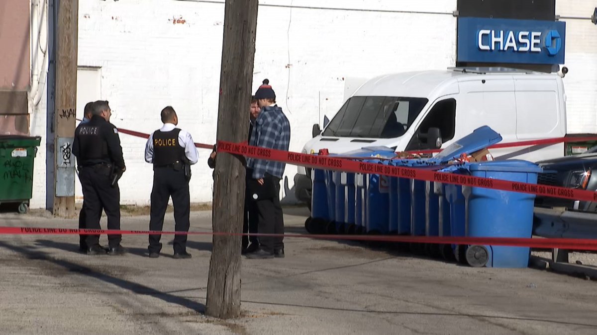 Brinks driver shot in armed robbery behind Chicago Chase Bank – NBC Chicago