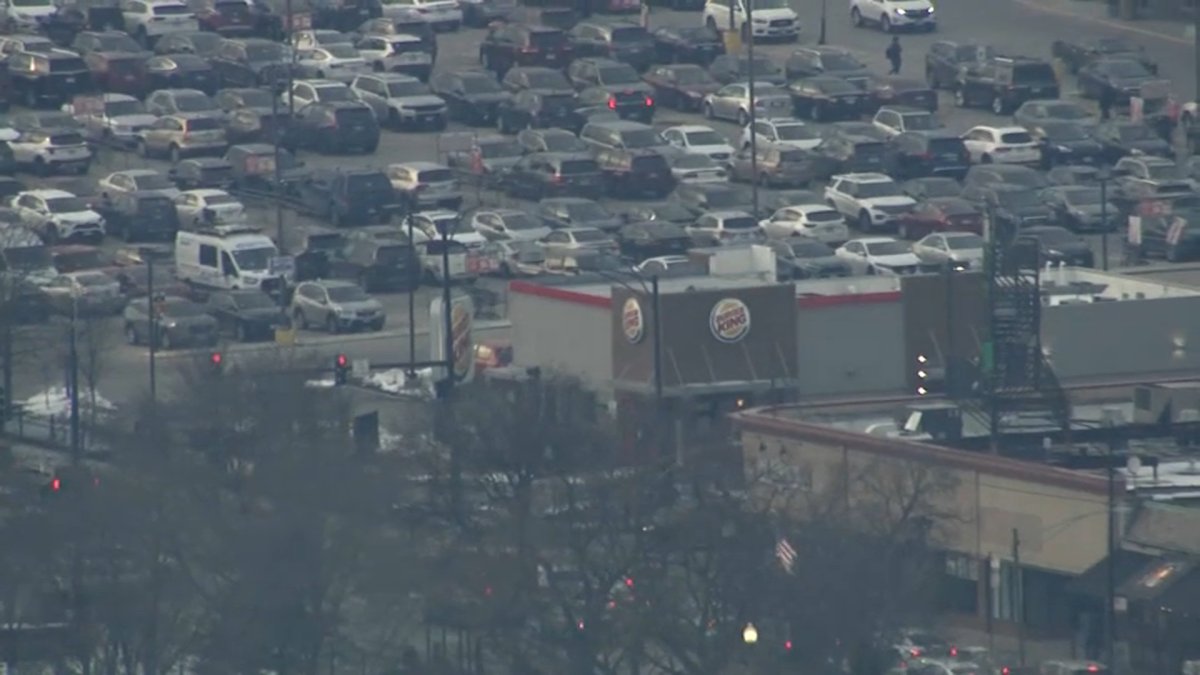 Man, 24, stabbed at Burger King while trying to de-escalate fight – NBC ...