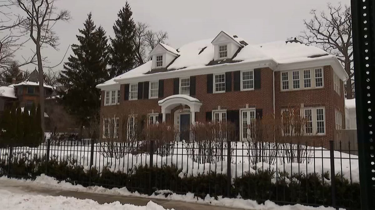 More than 100 people come to see ‘Home Alone’ house daily – NBC Chicago