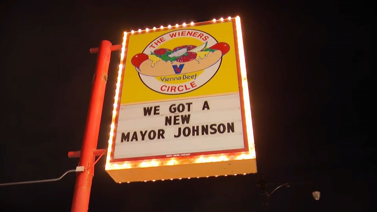 Wieners Circle in Chicago giving away free hot dogs Tuesday – NBC Chicago