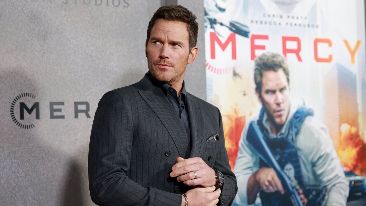 ‘Mercy’ tops box office on snowy weekend for movie theaters – NBC Chicago