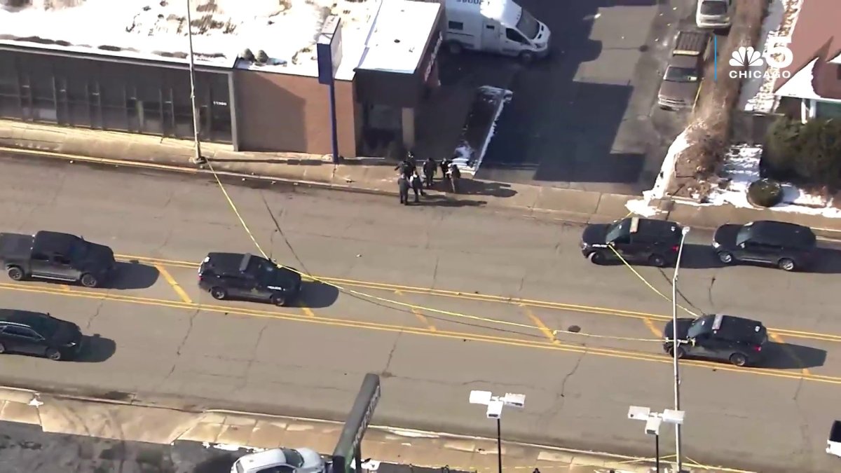 Large police presence amid ‘incident’ at south suburban bank – NBC Chicago