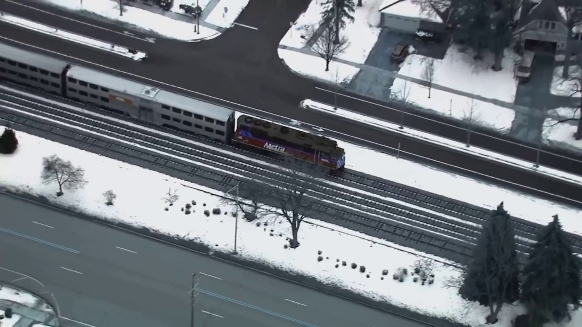 Metra strike in Mount Prospect causes major train, traffic delays – NBC ...