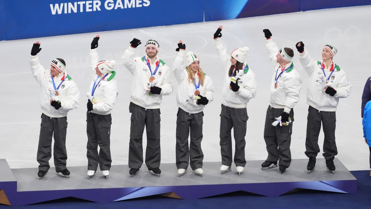 Why are athletes getting stuffed animals at the Olympics? – NBC Chicago