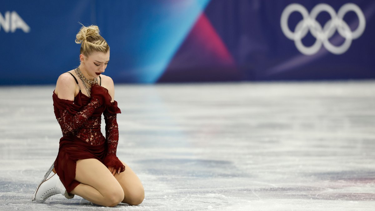 Amber Glenn breaks down in tears in another figure skating upset – NBC ...