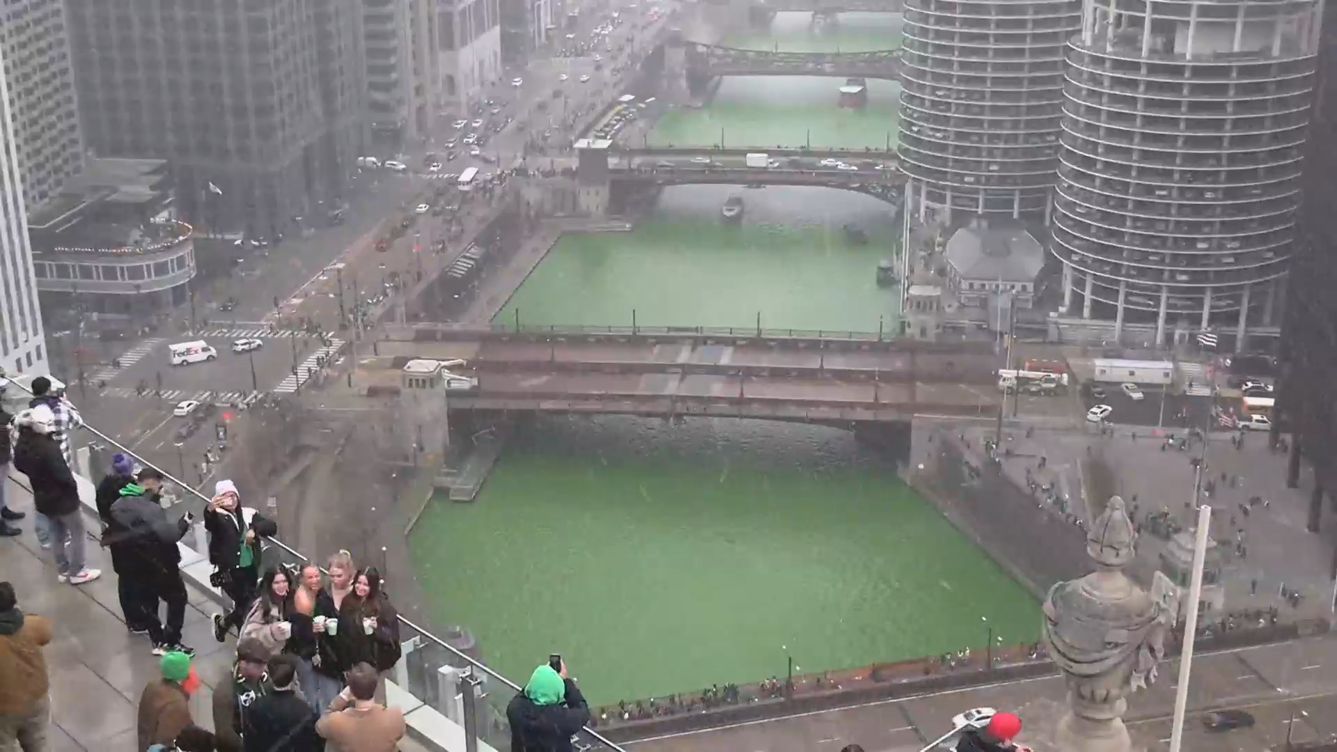 Is the Chicago River still green? A look at the river hours later – NBC ...