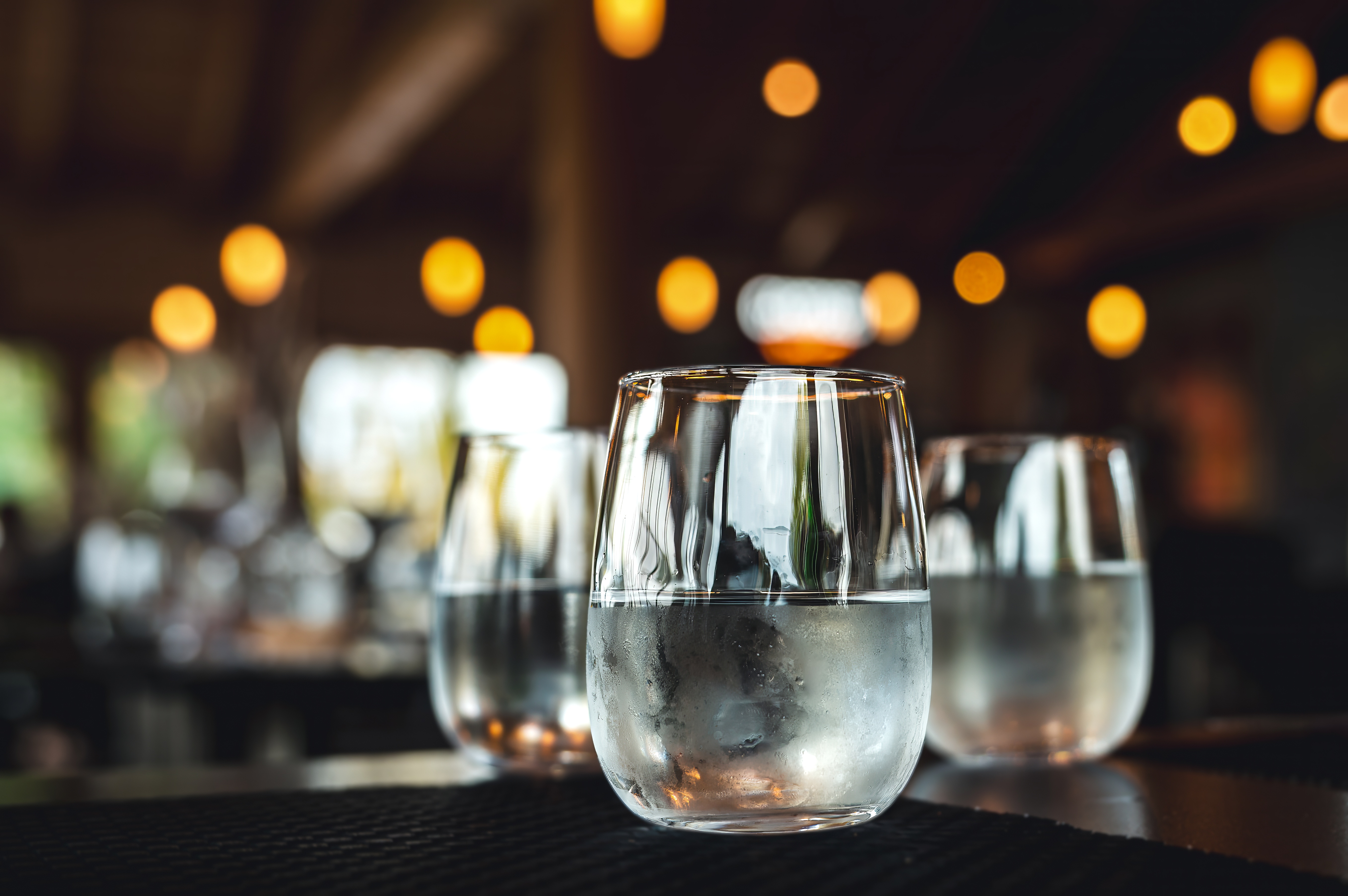 Dry Dining: Restaurants struggle as customers drink less alcohol – NBC ...
