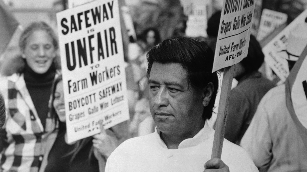 Labor icon Cesar Chavez accused of abusing girls and women – NBC Chicago