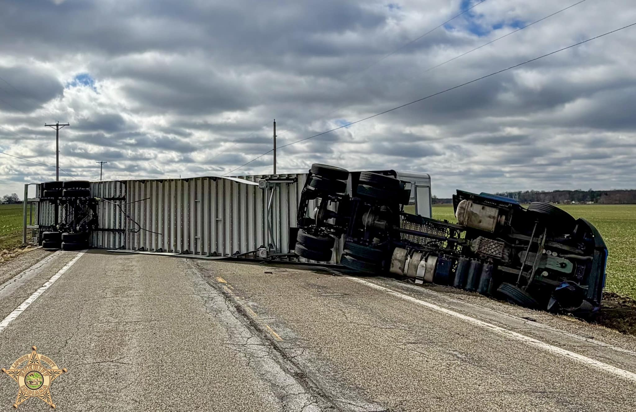High winds cause 2 semi-truck rollovers on I-65 in northwest Indiana ...