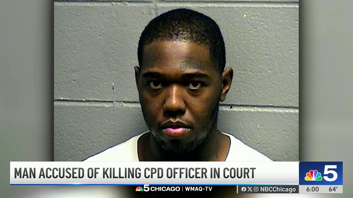 How did an accused Chicago cop killer smuggle a gun past officers ...