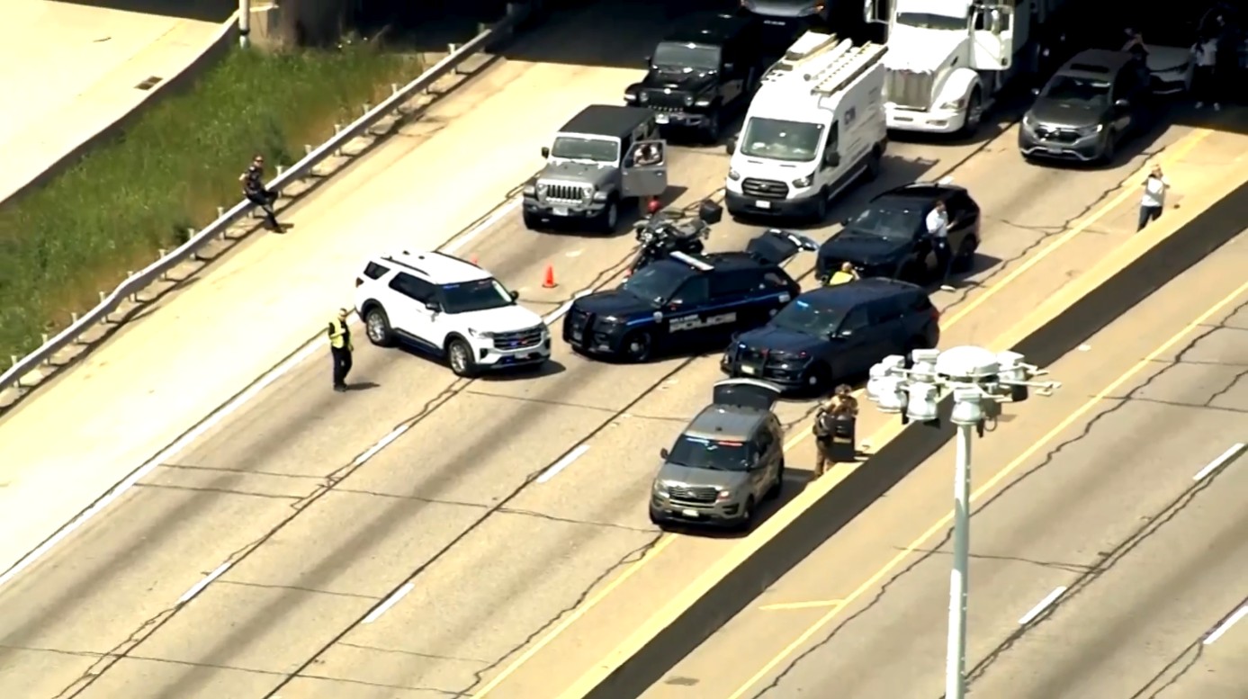 I-290 remains closed for several hours as incident draws bomb squad ...