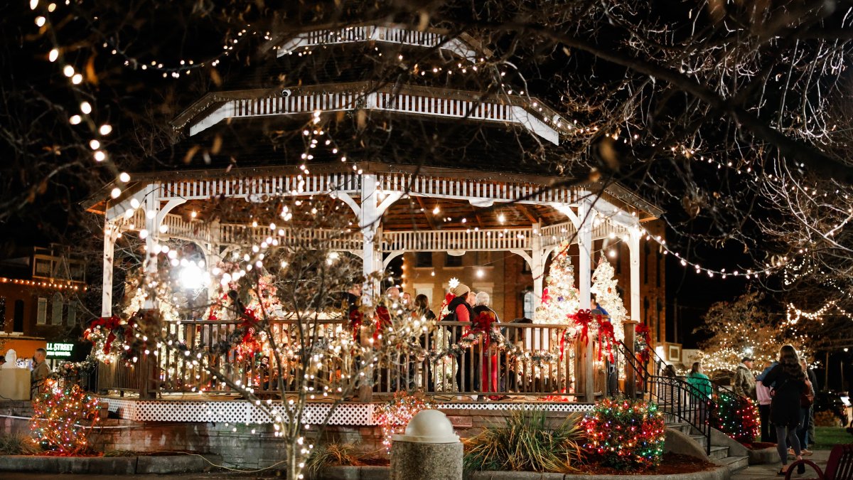 Carlinville named among Hallmark’s 25 Christmas towns for 2026 – NBC ...